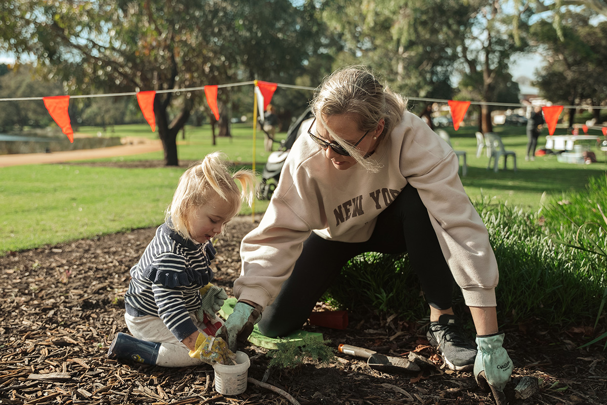 Community planting celebrates National Tree Day | City of Subiaco